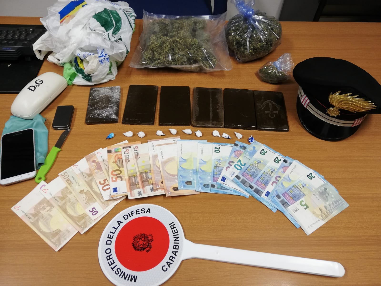 Sorpresi con 800 grammi di droga, due arresti a Villasimius - sardiniapost Sorpresi con 800 grammi di droga, due arresti a Villasimius - sardiniapost